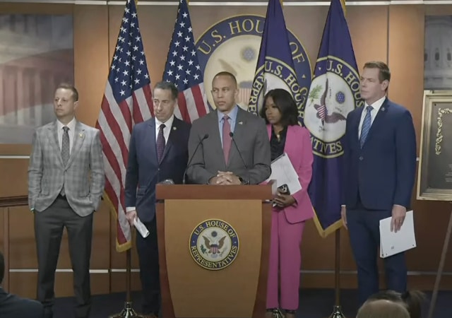 Hakeem Jeffries Picks Eric Swalwell to Lead New J6 Committee